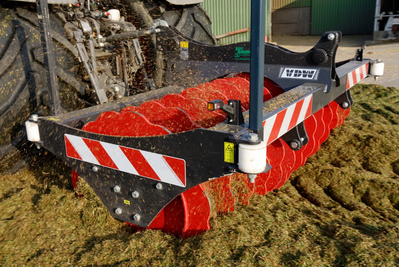 Fahrsilowalze Silage Packer - Schmihing GmbH :: Misch- und ...